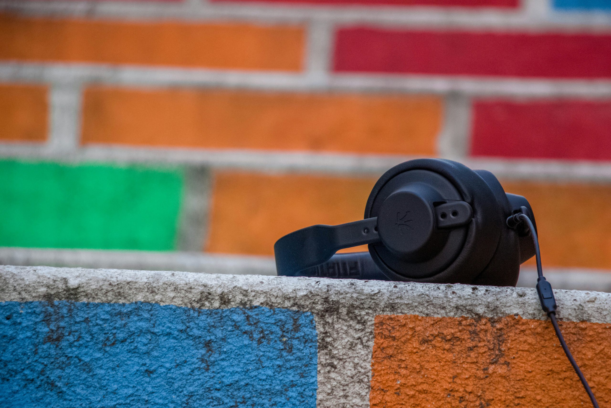 4 Pitfalls of Secular Music (and Cultivating Godly Listening Tastes ...